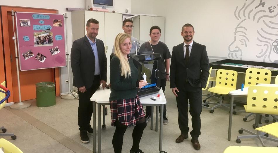 Albert-Einstein Gymnasium in Duisburg erhält 3D-Drucker
