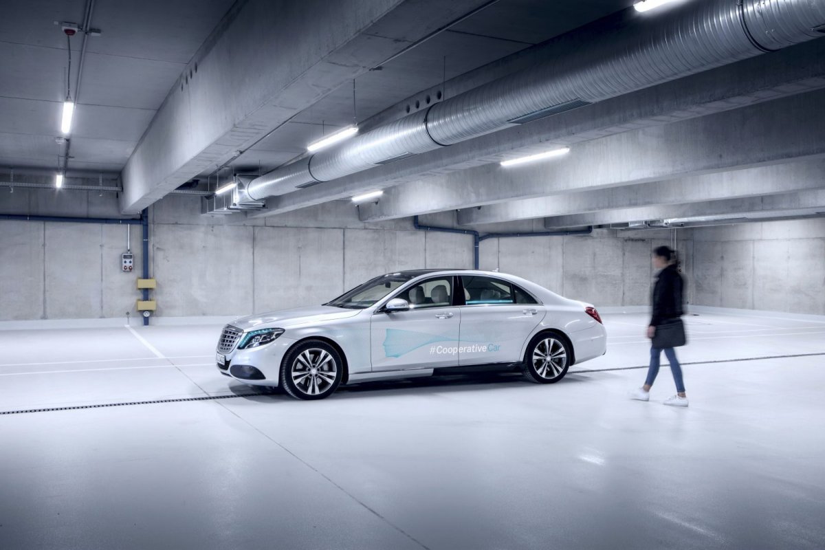 Co-Operative Car von Mercedes-Benz mit Dach aus dem 3D-Drucker