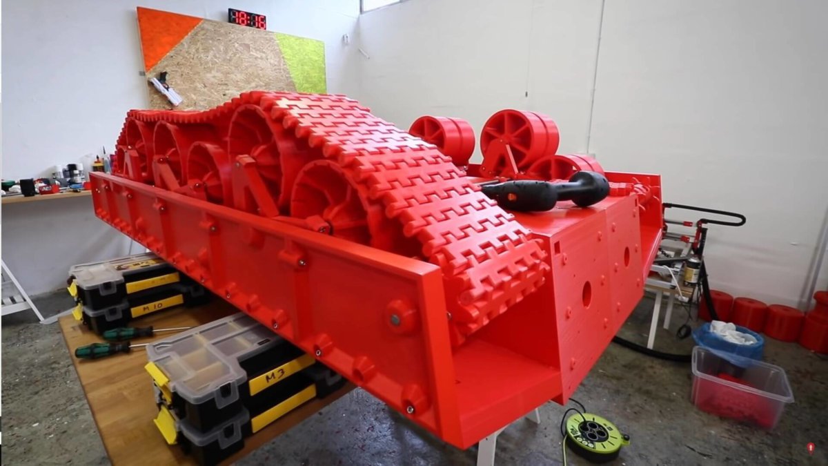 Maker baut Panzer mit einem 3D-Drucker – 1200 Stunden Druckzeit!