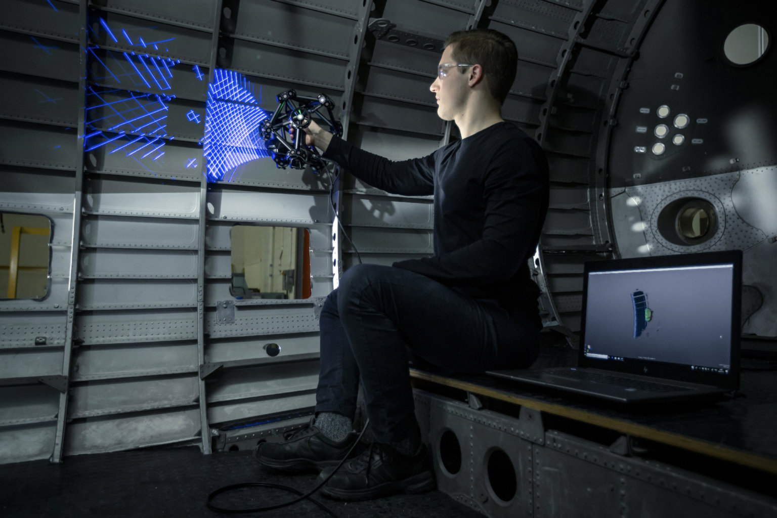 Creaform stellt mit MetraSCAN BLACK optischen CMM-3D-Scanner vor | 3D ...