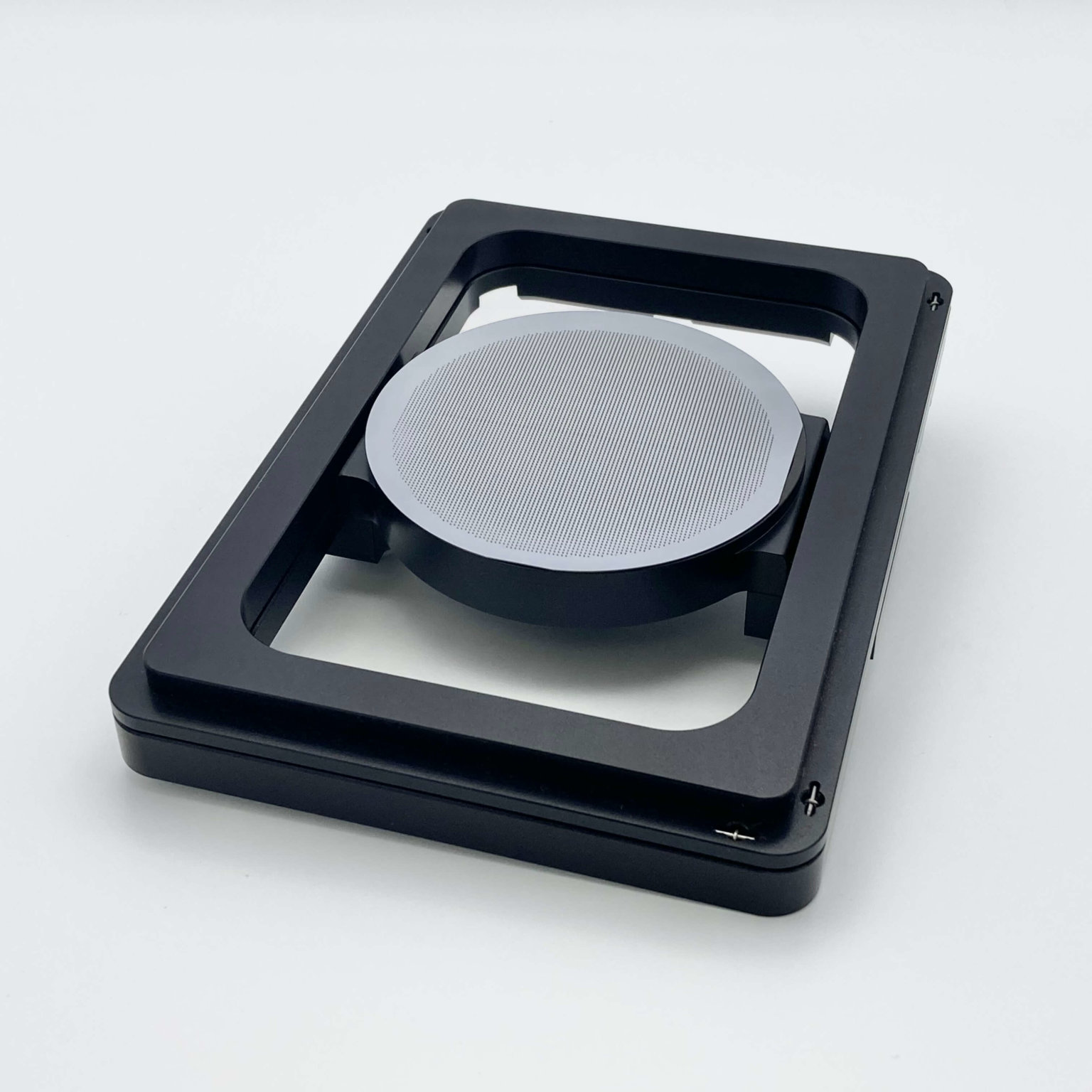 UpNano stellt "Substrate Tilt Frame", zum Ausgleich von Unebenheiten im ...